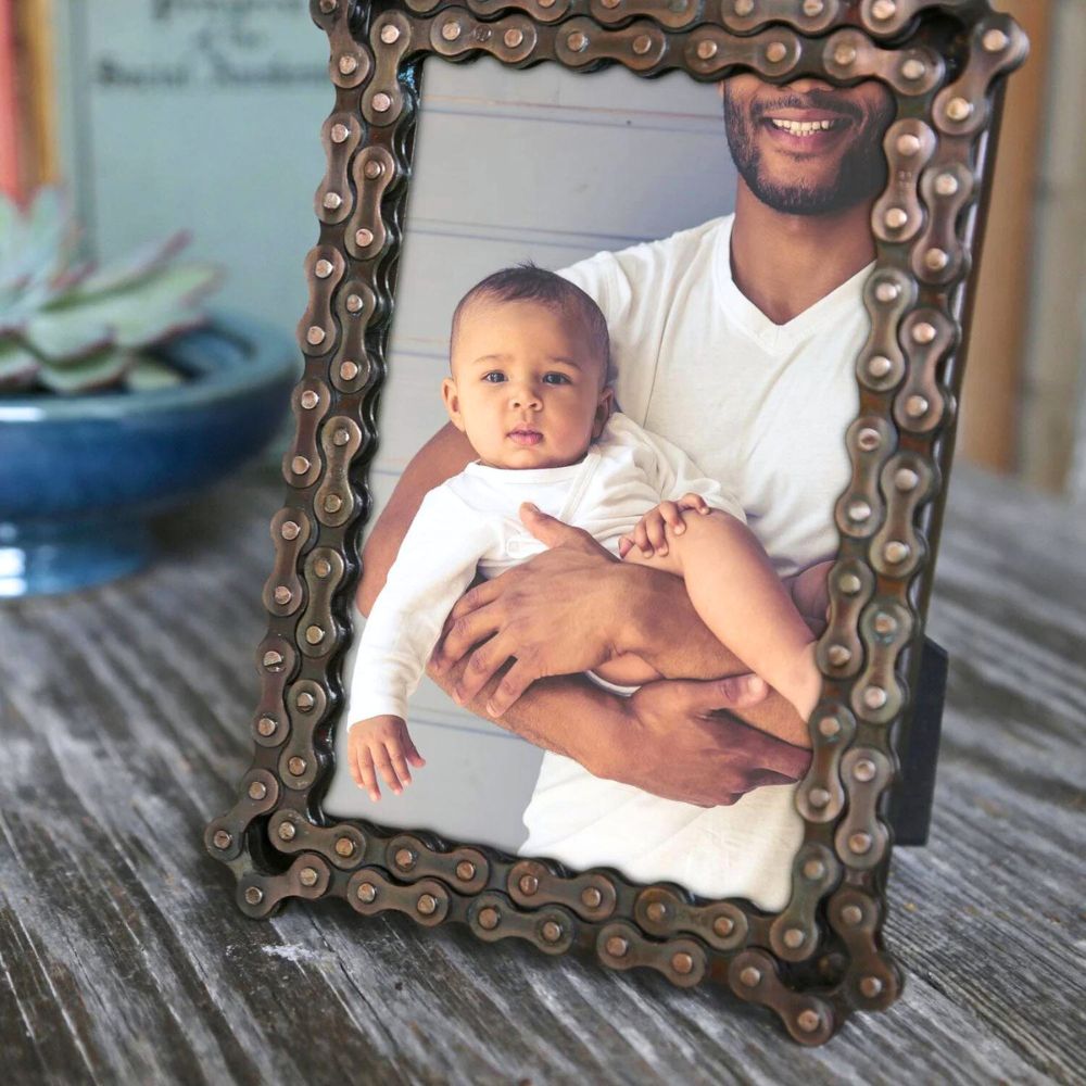 Recycled Bike Chain Rectangular Photo Frame 4" x 6" – Zee Bee Market LLC